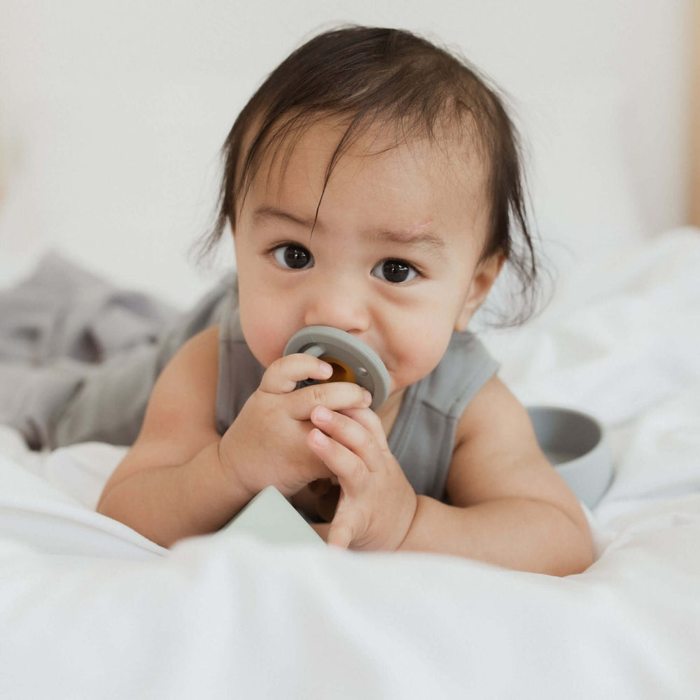 Thoughtfully Designed Modern Pacifier – Teal Meal