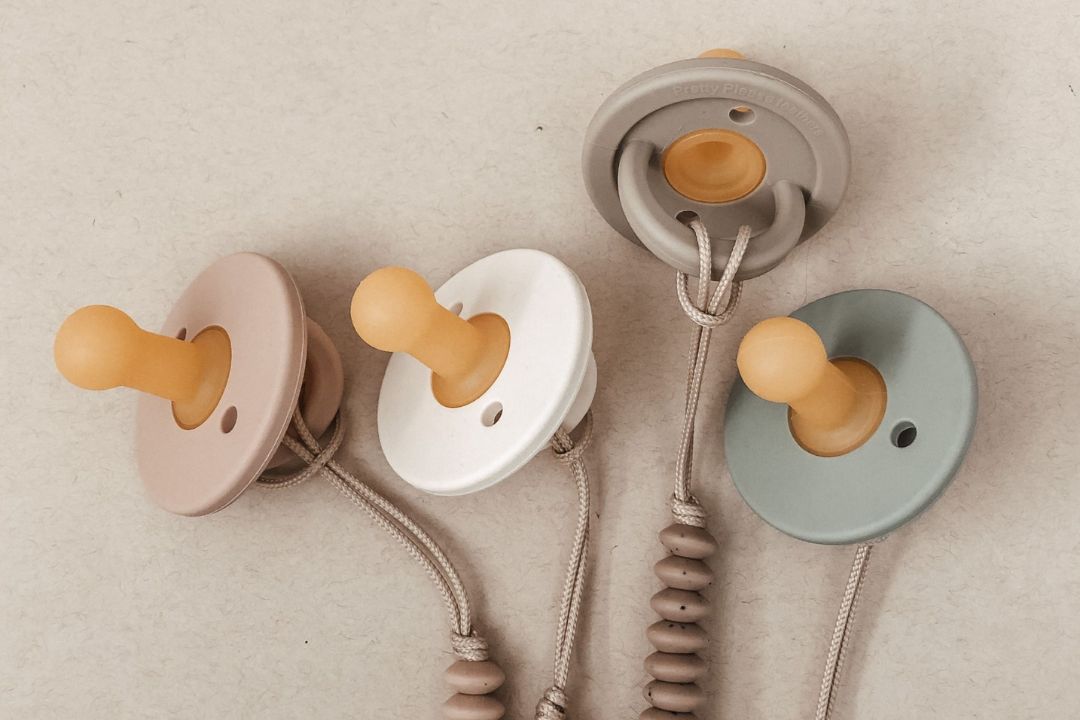 Thoughtfully Designed Modern Pacifier – Teal Meal